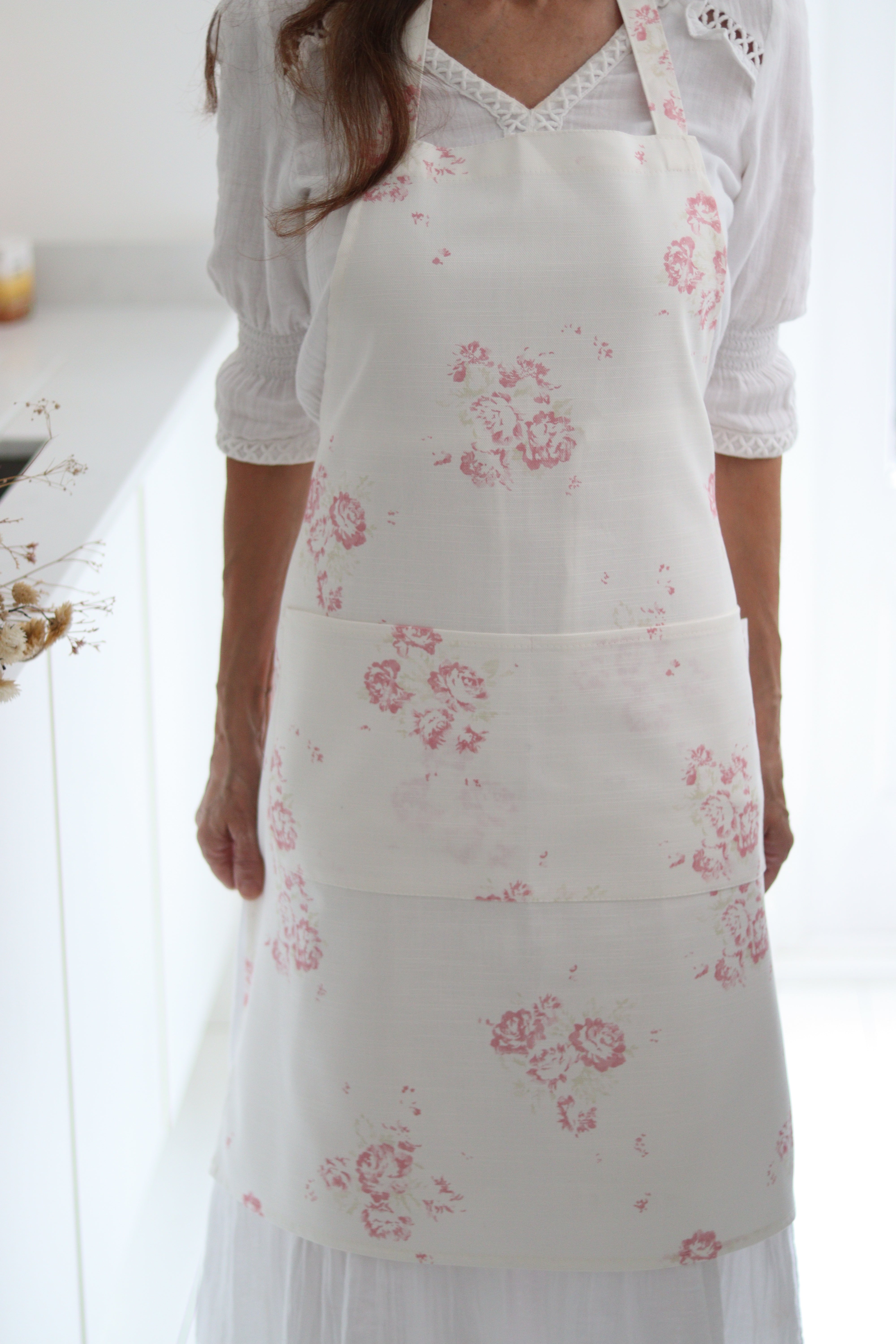 Apron in Antique Rose – The Faded Floral Company